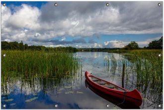 Wallario Outdoor-Poster f&uuml;r Garten oder Balkon Rotes Kanu am See, Motivbanner Gr&ouml;&szlig;e: ca. 100 x 150 cm, Outdoor-Bild