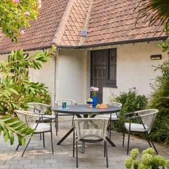 Sweeek Table de jardin ronde aluminium et verre 6 places anthracite - Orbis