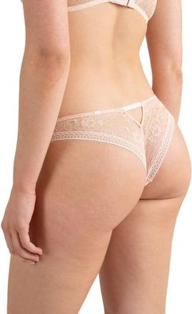 Passionata Tanga en dentelle ajour&eacute; &agrave; larri&egrave;re