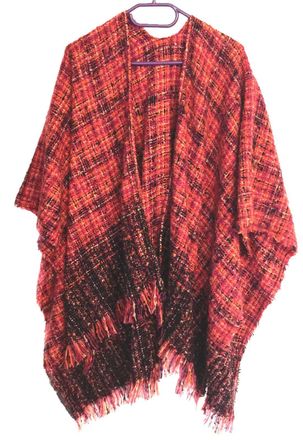 Miobo Poncho Damen &Uuml;berwurf - Weicher w&auml;rmender Komfort - Karierter Fransen-Look in One Size