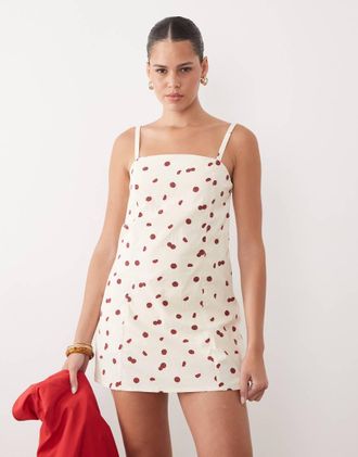 Abercrombie & Fitch Minikleid im Stil der 90er in Cremewei&szlig; mit eckigem Ausschnitt und Tomatenmuster-Rot