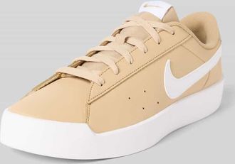 Nike Sneaker mit Label-Detail