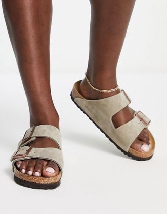 Birkenstock Arizona - Flache Wildleder-Sandalen in Taupe-Neutral