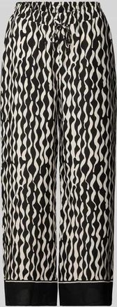 OPUS Relaxed Fit Culotte aus reiner Viskose Modell Marou motion