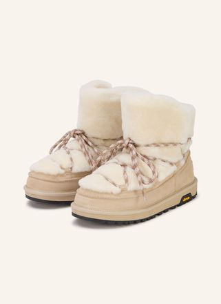UGG Boots Classic Tread Fluffed weiss