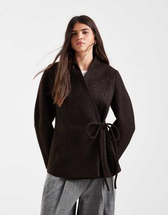 Vero Moda Jacke mit strukturierter Wolloptik und Bindeband an der Seite in Schokobraun