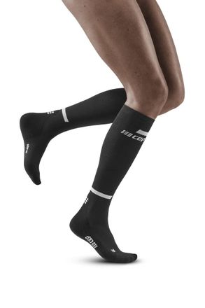 CEP THE RUN COMPRESSION SOCKS TALL f&uuml;r Damen | Lange Laufsocken in schwarz mit Kompression | Regenerierende Kompressionsstr&uuml;mpfe f&uuml;r Frauen | Gr. IV | L