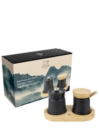 Peugeot Coffret Cadeau Bali Palais des &Eacute;pices - Moulin &agrave; Poivre 8 cm En Fonte + Main &agrave; Sel En Fonte + Plateau en Bambou - R&eacute;glage Classique - Coloris Noir/Boi