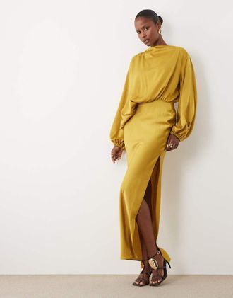 Asos robe longue &agrave; corsage asym&eacute;trique avec manches blouson en ocre-Vert