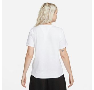 Nike T-Shirt Nike Damen T-Shirt Sportswear Club Essentials DX7902
