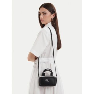 Calvin Klein Handtasche Calvin Klein Contrast Ck Mini Bauletto Bag LV04F1257G Schwarz
