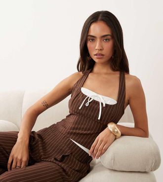 the frolic Exklusives Neckholder-Oberteil in Schokobraun mit Nadelstreifen und kontrastierendem Bindeband vorne-Neutral