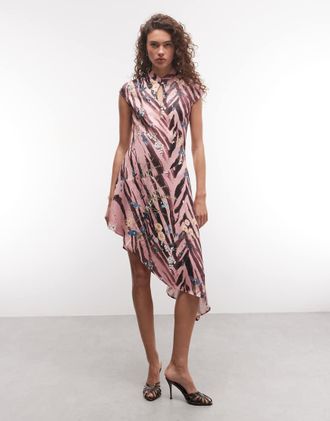 Asos robe midi asym&eacute;trique en satin &agrave; manches courtes et d&eacute;coupe goutte, &agrave; imprim&eacute; z&eacute;brures rose
