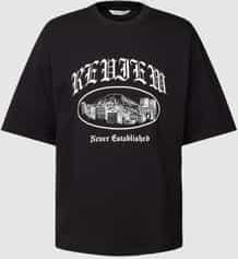 Review T-Shirt mit Label-Motiv-Print