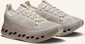 On Laufschuhe Cloudsurfer Max beige