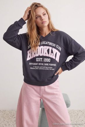 Trendyol M&auml;dchen-Slogan-Langshirt Oversize - Grau