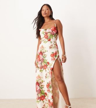 Hope & Ivy Petite Robe longue &agrave; fleurs avec col b&eacute;nitier, brides crois&eacute;es au dos et fente sur la cuire - Blanc et rouge