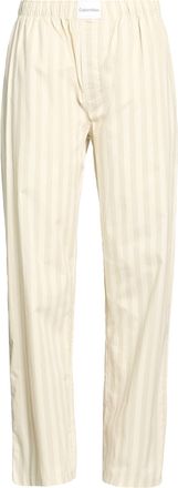 Calvin Klein HOSEN & R&Ouml;CKE - Hosen auf YOOX.COM