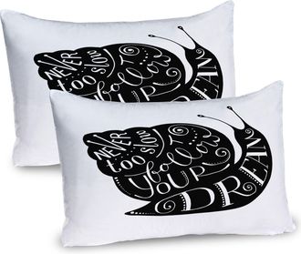 Abakuhaus Traum Kissenbezug Packung mit 2, Abstrakte Schwarze Schnecke Silhouette mit nie zu langsam Your Dream Quote zu Folgen, Dekorativer Gedruckter Kissenbe
