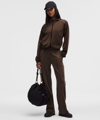 lululemon Faltenhose mit mittelhohem Bund aus Softstreme Regular für Frauen - Größe 2XS in Walnut Crunch