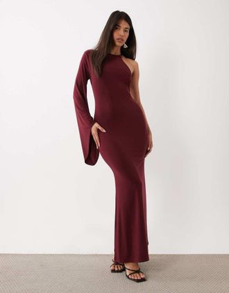 Asos robe longue pr&egrave;s du corps asym&eacute;trique avec bordure et dos nu en bordeaux-Rouge
