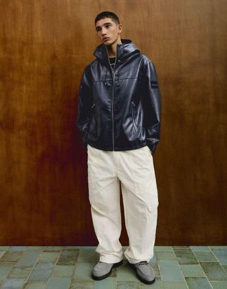 Bershka Out of Core - Veste en polyur&eacute;thane - Bleu marine