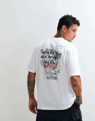 AllSaints Caller - T-shirt &agrave; manches courtes avec logo imprim&eacute; au dos - Blanc