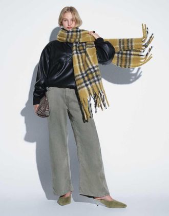 Asos Cargo-Jeans mit Utility-Tasche in Khaki-Gr&uuml;n