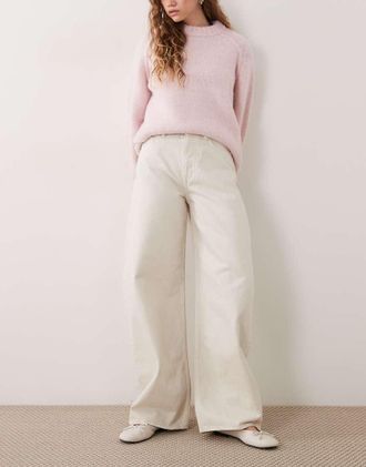 Arket Peony Baggy-Barrel-Leg-Jeans in Wei&szlig;