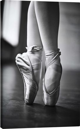 Posterlounge Füße einer Tänzerin Leinwandbild 40 x 60 cm Schwarz-Weiß Wandbilder Wanddeko