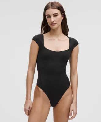 lululemon Wundermost Ultra-Soft Nulu String-Body mit U-Boot-Ausschnitt und Kappärmeln für Frauen - Größe S in Black