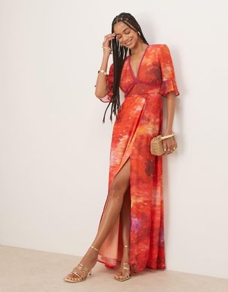 Hope & Ivy Maxikleid in Orange mit Print, R&uuml;schen&auml;rmeln, Oberschenkelschlitz und Schl&uuml;ssellochausschnitt am R&uuml;cken