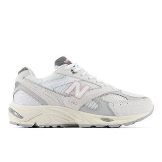 New Balance Unisexe 880R en Gris/Blanc, Su&egrave;de/Mesh, Taille 40.5
