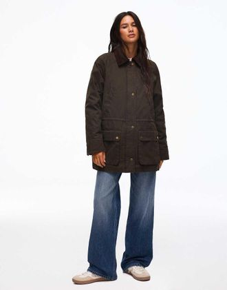 Bershka veste cir&eacute;e avec col contrastant en kaki-Vert
