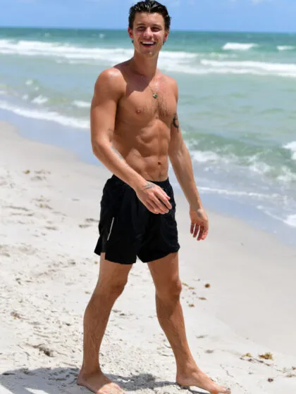 Maillots de bain pour hommes : voici les modèles tendance de l’été 2025