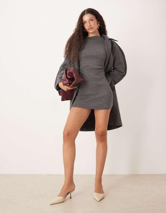 SNDYS Robe courte froncée asymétrique à épaules dénudées - Anthracite-Gris