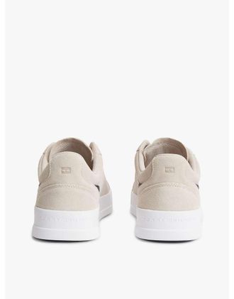 Tommy Hilfiger Court-Sneaker aus Wildleder in Beige-Braun