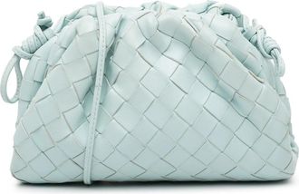 Bottega Veneta Hobo Bags - Nappa Intrecciato The Mini Pouch Crossbody - Gr. unisize - in Blau - f&uuml;r Damen