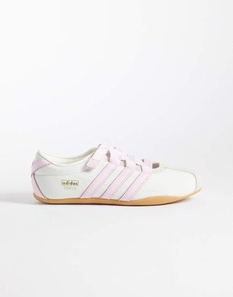adidas Originals Tokyo MJ - Flache Schuhe in gebrochenem Wei&szlig; und Babyrosa