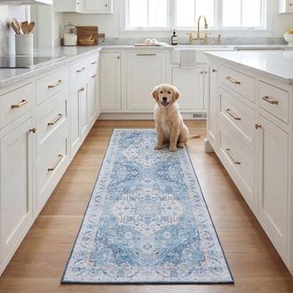 Safavieh Traditionell Teppich f&uuml;r Rug Ideal f&uuml;r stark frequentierte Bereiche - Maschinenwaschbar und rutschfest - Tucson Collection, Kurzer Flor, in Hellblau u