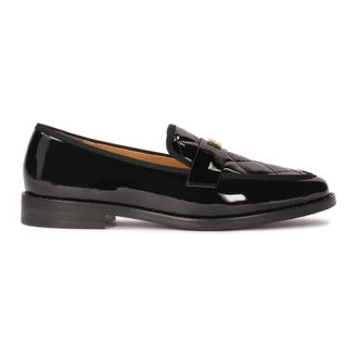 Kazar Lackierte Loafer mit Steppung verziert.Dieses Produkt f&auml;llt gro&szlig; aus. - - Shoes - Damen - Schwarzk - 39 1/2 EU