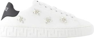 Versace Femme, Chaussures, Blanc, Taille: 41 EU Embellished Medusa Studded Leather Baskets