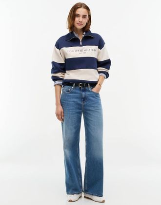 Tommy Hilfiger Fleece-Sweatshirt in lockerer Passform mit Viertelrei&szlig;verschluss und Streifen in Dunkelblau/Oatmeal meliert