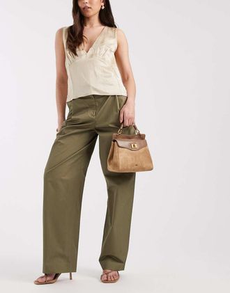 & Other Stories Pantalon large en coton &agrave; pinces - Kaki-Vert