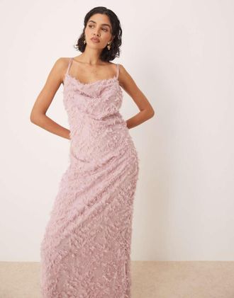 Vila Strukturiertes Maxi-Tr&auml;gerkleid in Ros&eacute; mit Wasserfallausschnitt-Rosa