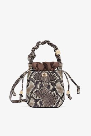 Ganni Mini Bou Bucket Tasche in Schlangenoptik weiß