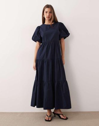 Vero Moda Robe longue en coton &agrave; manches volumineuses et volants &eacute;tag&eacute;s - Bleu marine