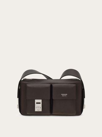 Ferragamo Herren Umh&auml;ngetasche in Utility-Optik mit Hug-Schnalle (M) Braun