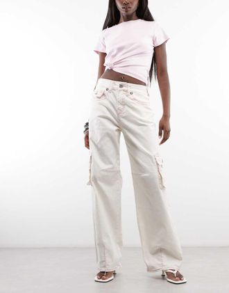 True Religion Bailey - Pantalon cargo baggy avec poches &agrave; rabat - Blanc cass&eacute;
