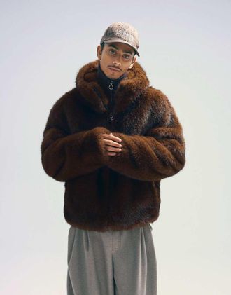 Bershka Veste à capuche en fausse fourrure - Marron-Brown